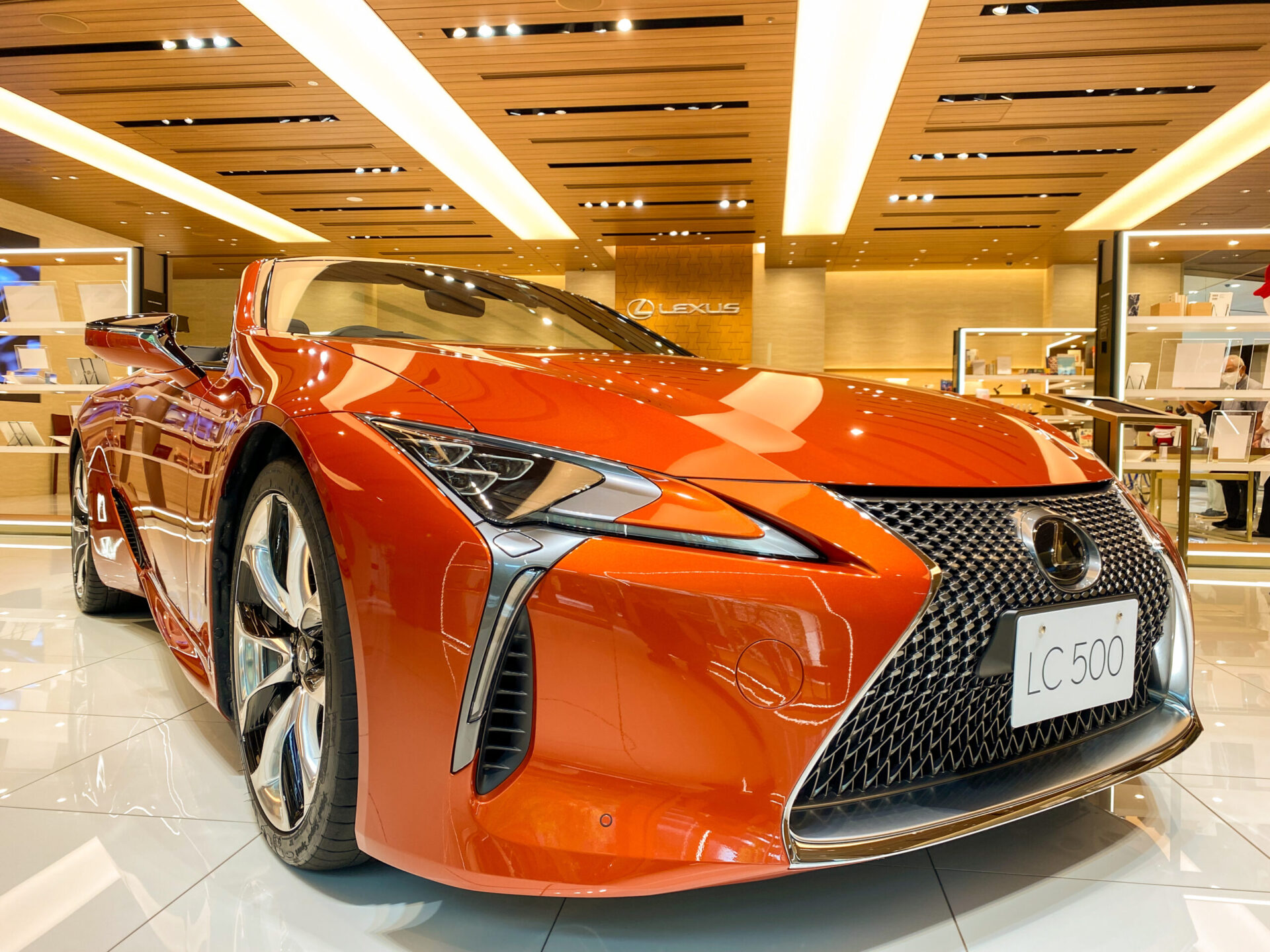 日比谷にあるLEXUSのカフェ CAFE-THE SPINDLEをレビュー！電源・Wifiのある高級感たっぷりのカフェ - Cafe blog